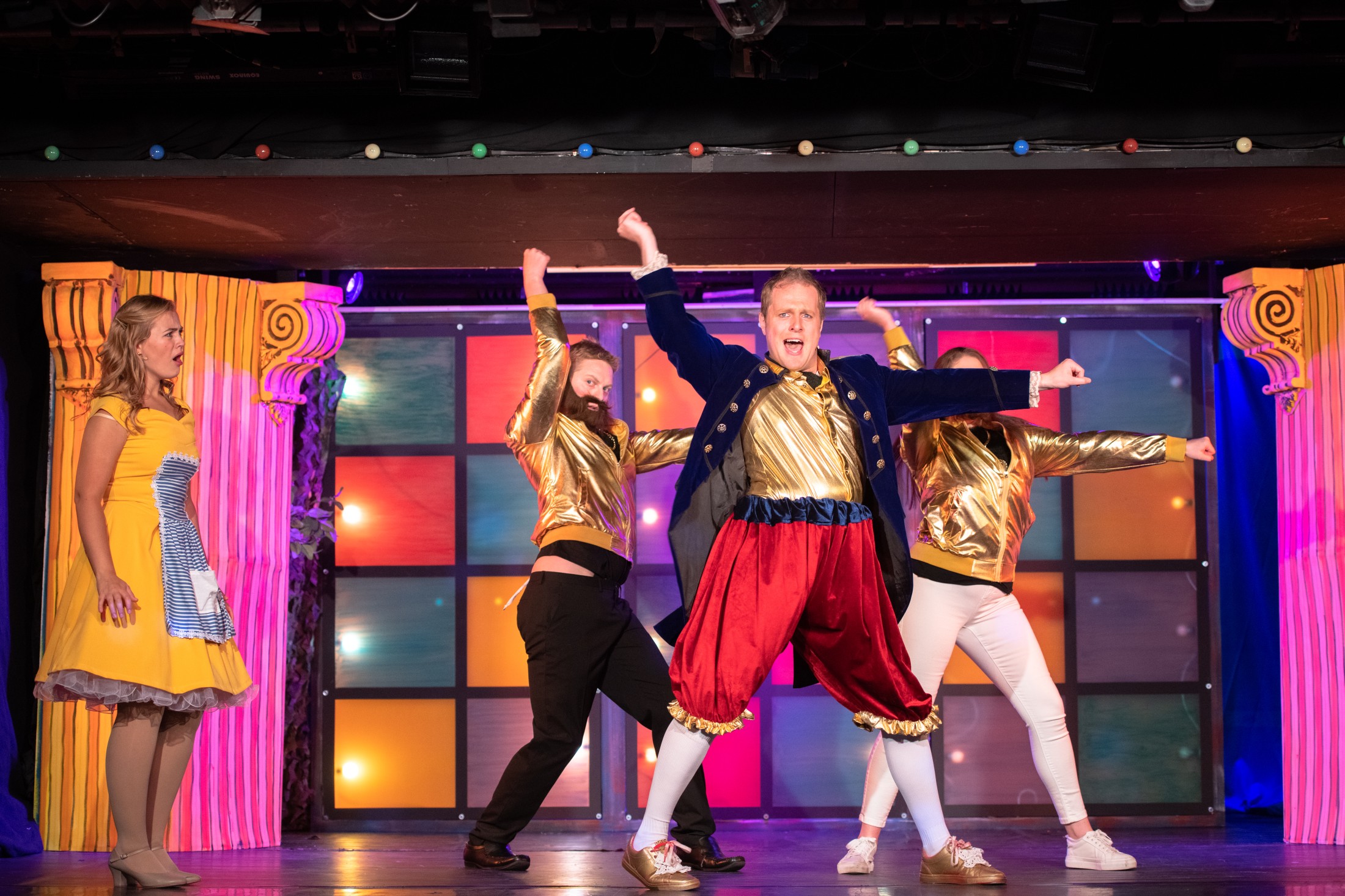 Panto review: 'Goldilocks Goes to Greece' - Òran Mór | Glasgow West End ...